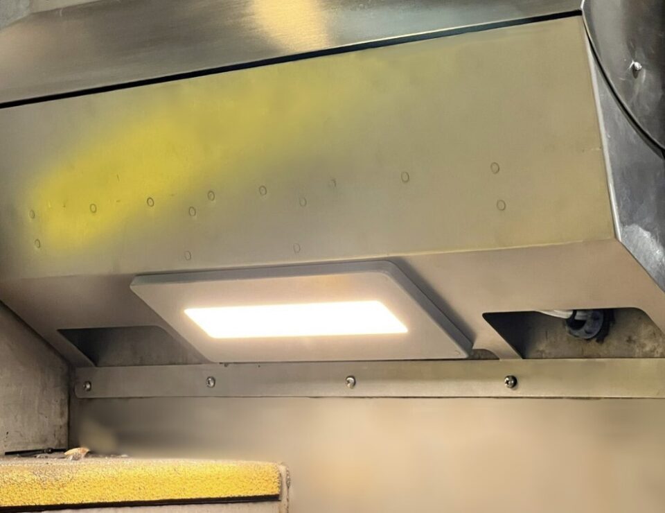 Model 747, Threshold Light with Trap Door Bracket & Sensor - Matrix ...